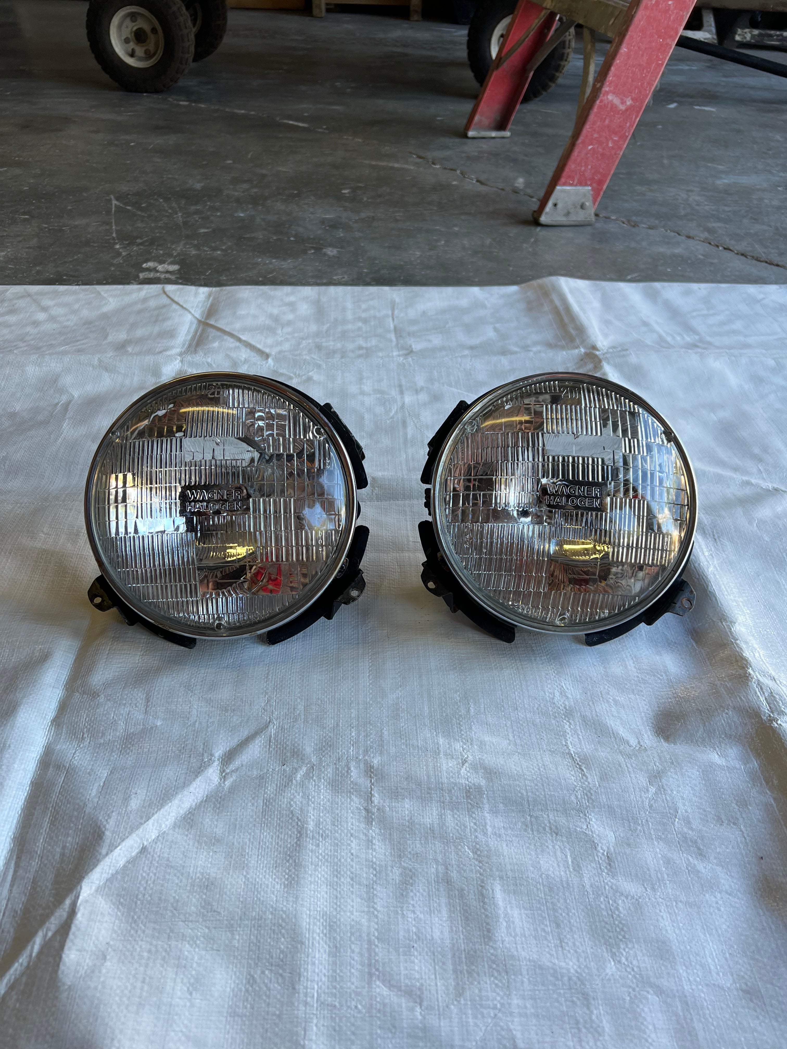 (2) Original Early Porsche 911 "Sugar Scoop" Headlights – Piloto Project